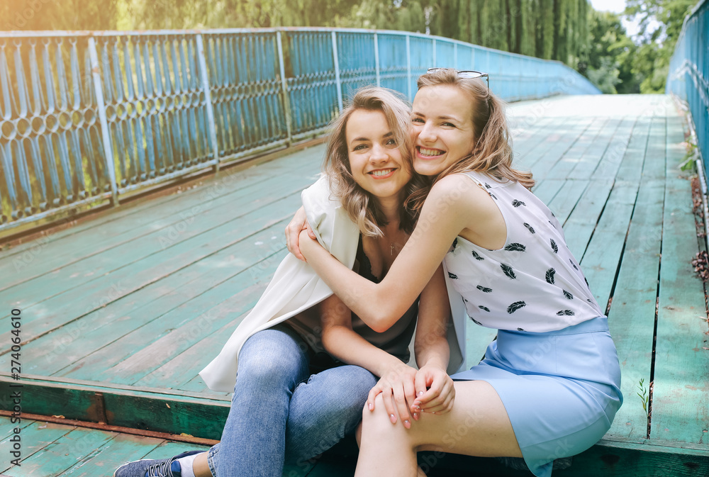 Cool Summer Pictures With Friends