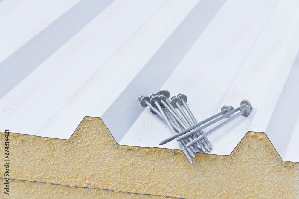 Self-tapping screws for mounting sandwich panels. Hardware for ...