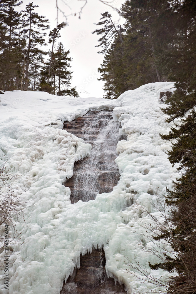 Foto de Arethusa Falls Waterfall in the White Mountains of New ...