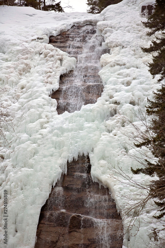 Foto de Arethusa Falls Waterfall in the White Mountains of New ...