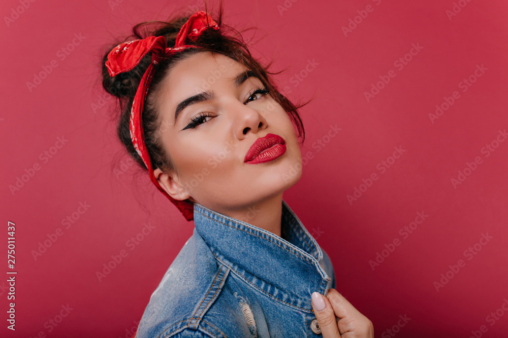 Model Face Expressions Poses