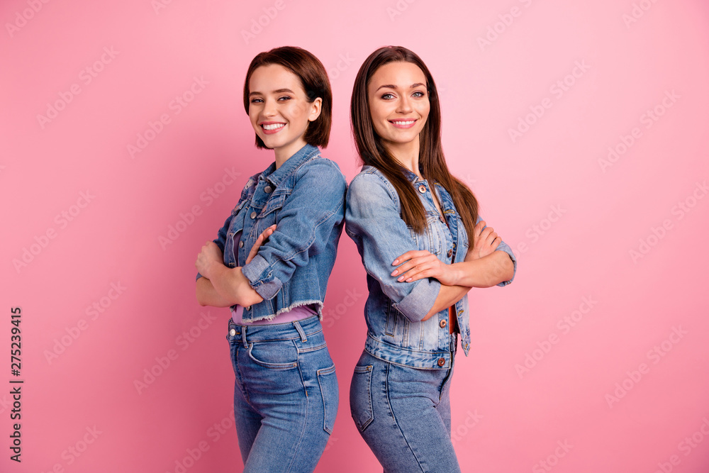 Close up side profile photo two beautiful she her ladies cool teamwork ...