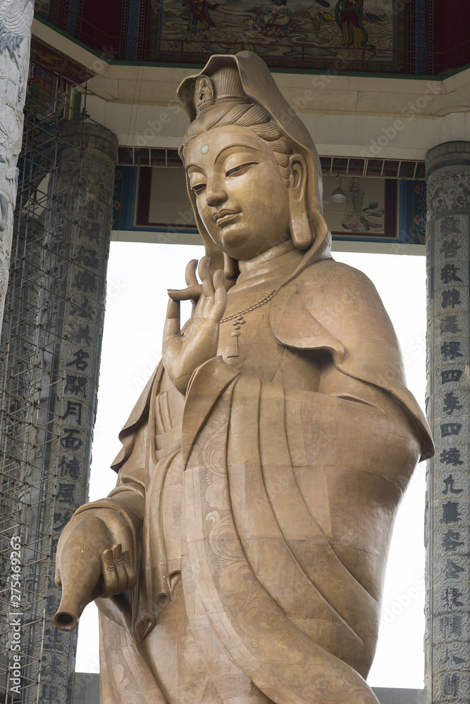 The statue of the Kuan Yin at The Kek Lok Si Temple "Temple of Supreme ...