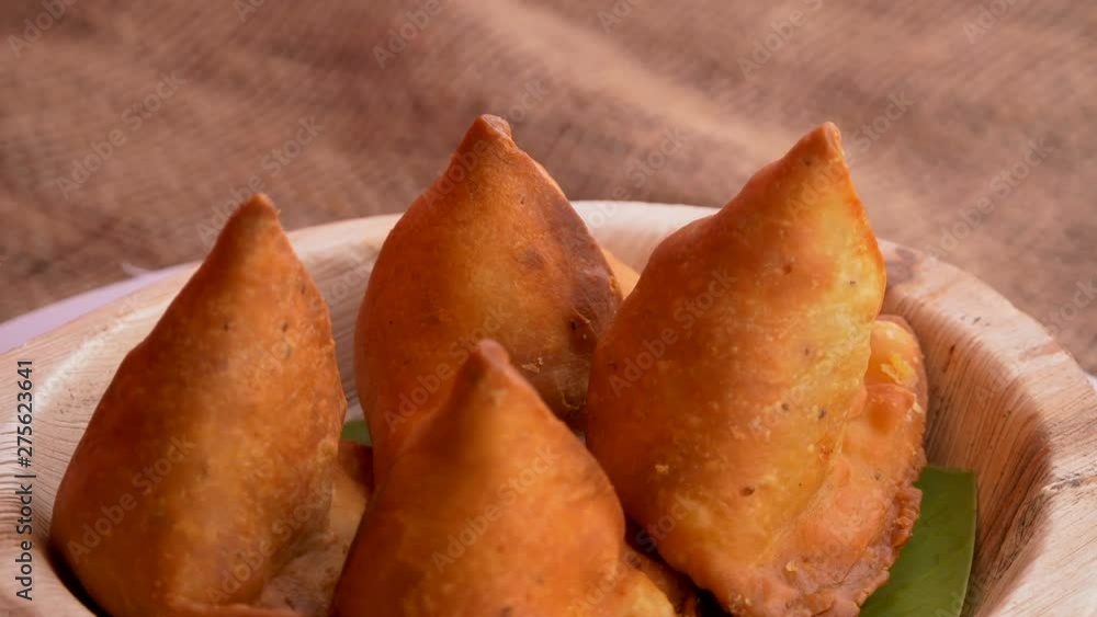 Delicious Samosas Samosas are one of the most famous snacks in India ...