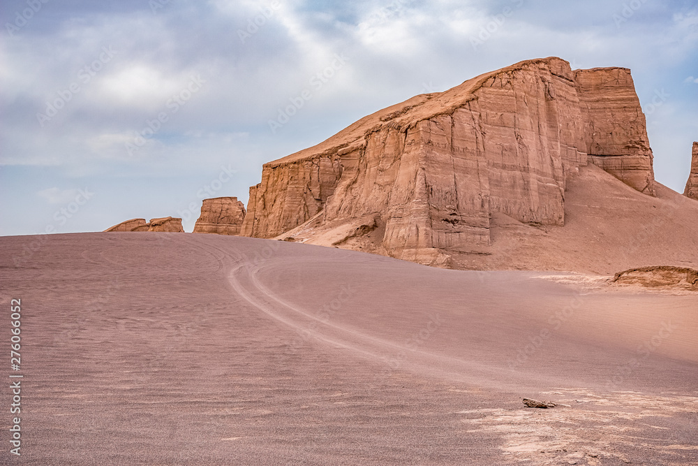 unsurpassed landscapes of sandy rocks in Dasht-e-Lut, Lut desert ...