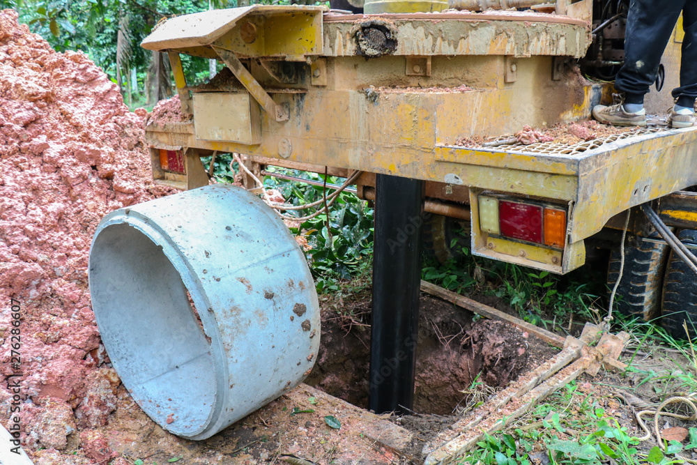 Water Well Drilling, Dig a well for water, Inside The Well, Groundwater ...