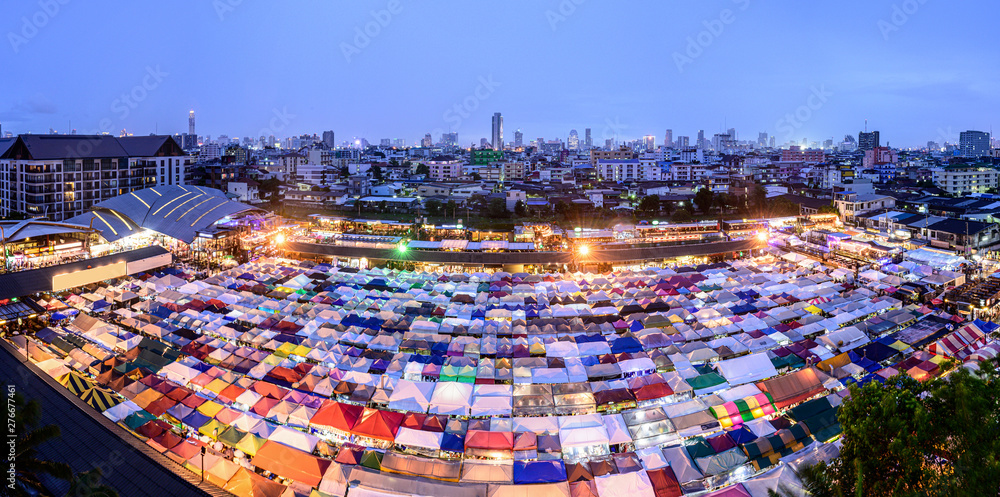 Train Night Market Ratchada (Talad Rot Fai) very famous Shopping Street ...