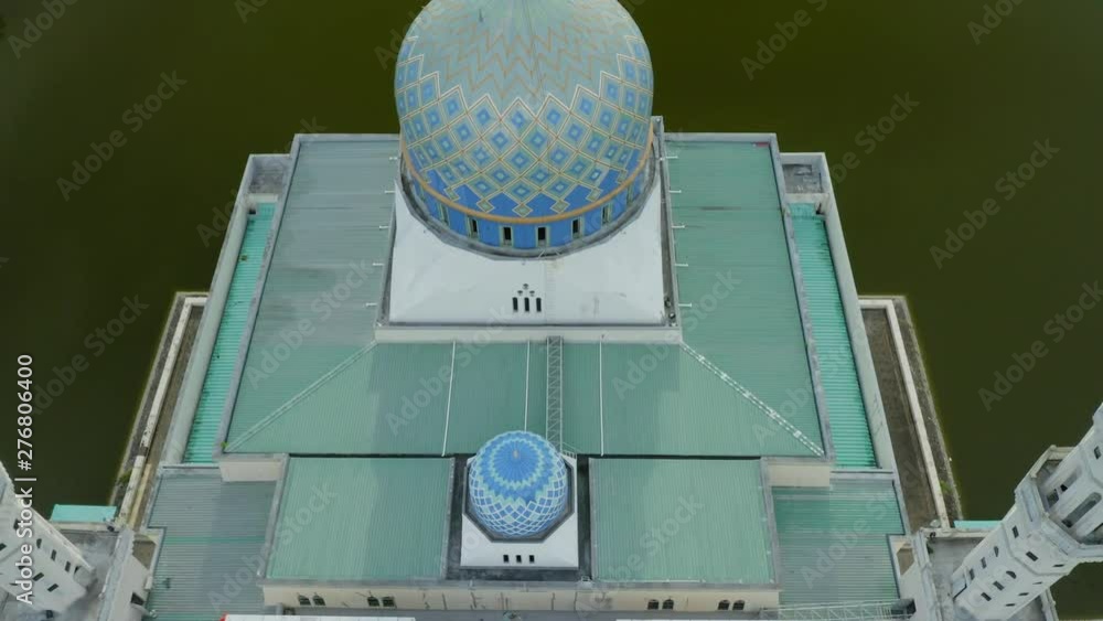 Aerial footage of beautiful mosque and the most famous tourist spot ...
