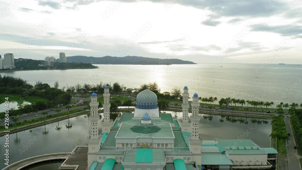 Aerial footage of beautiful mosque and the most famous tourist spot ...