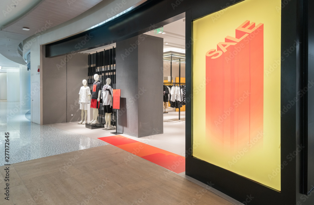Abstract blur and defocused shopping mall in department store interior ...