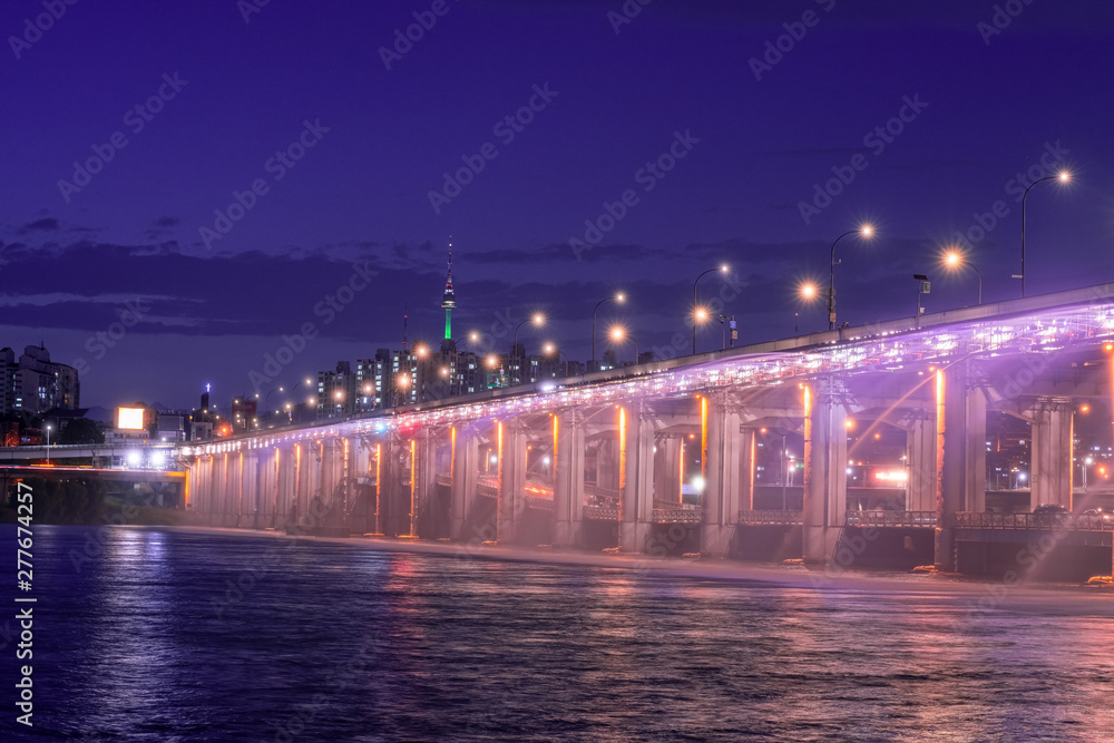 Banpo Bridge Rainbow Fountain At Han River,Seoul South Korea. Stock ...