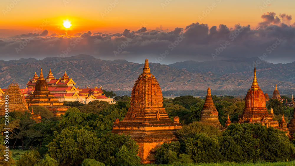 Ancient temple in Bagan after sunset, Myanmar temples in the Bagan ...