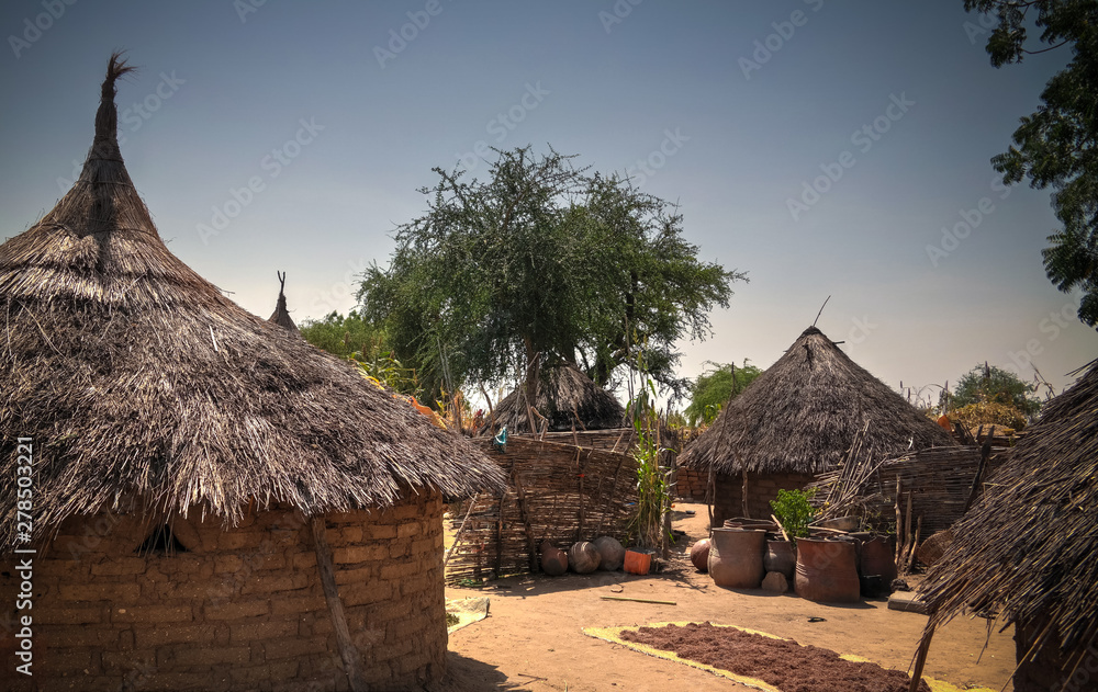 Foto de Lanscape with Mataya village of sara tribe people, Guera, Chad ...