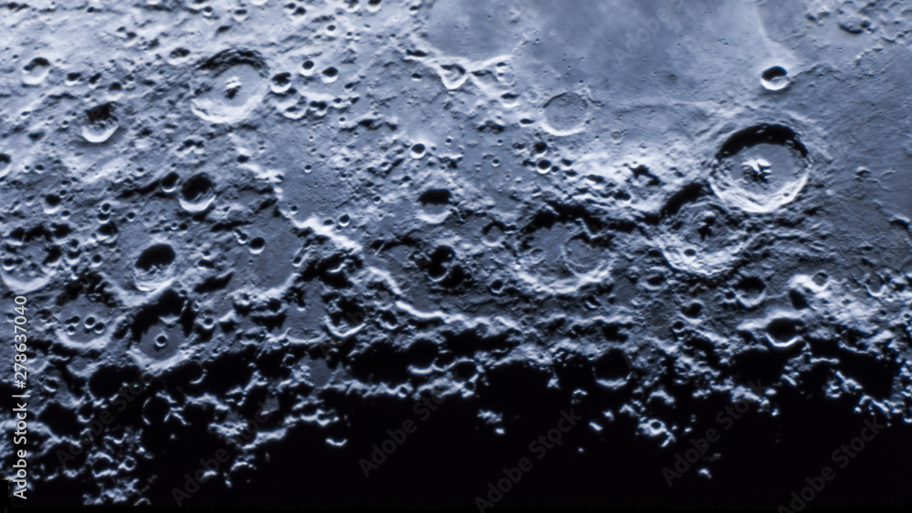 Waxing crescent moon as seeing from the southern hemisphere. Amazing ...