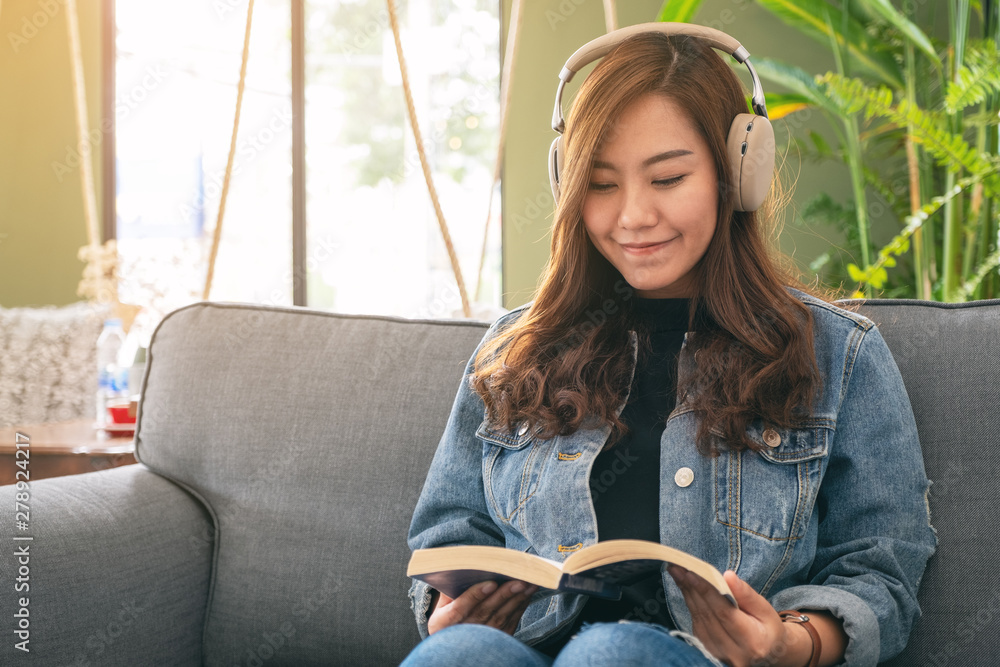 Reading And Listening To Music