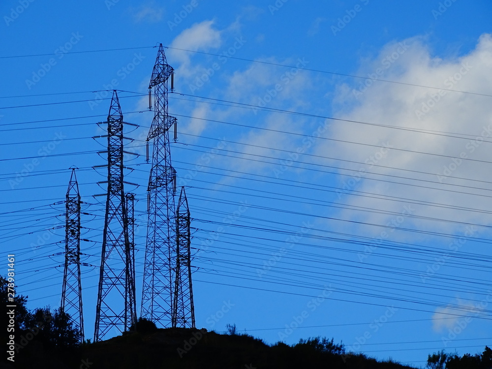 Foto de torres electricas de distribucion energia electrica alta ...