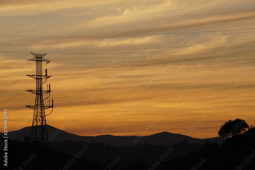 torres electricas de distribucion energia electrica alta tension fondo ...