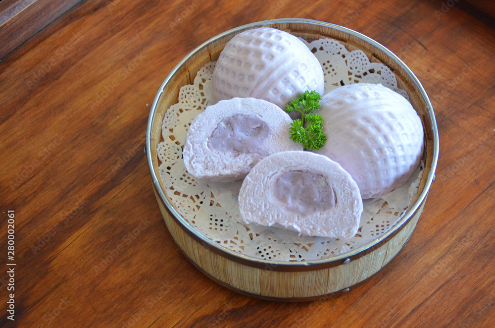 Delicious Steamed yam (taro) buns at a dim sum restaurant. Stock Photo ...
