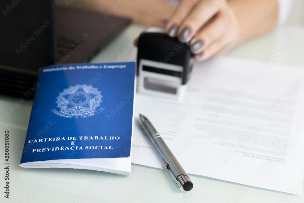 A portfolio of Brazilian workers (Translation "Work Permit, Ministry of ...