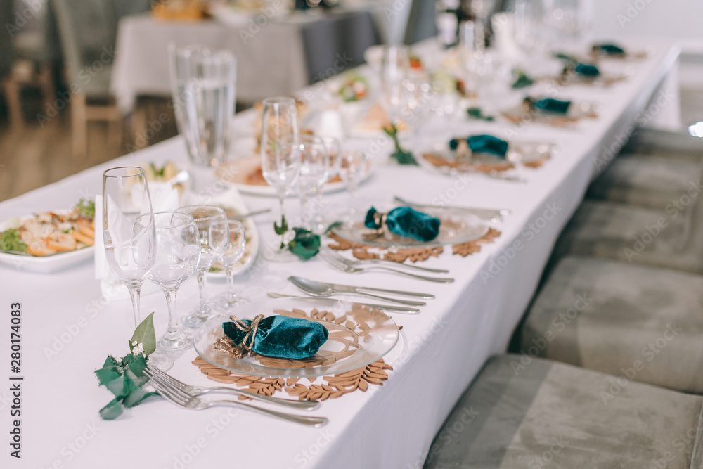 Round Banquet table served. Interior of restaurant for wedding dinner ...