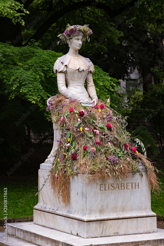 Denkmal der Kaiserin Sissi in Meran Stock Photo | Adobe Stock