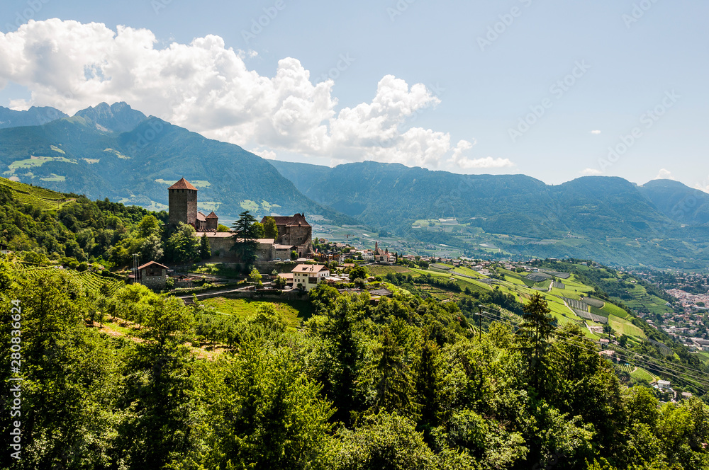 Dorf Tirol, Schloss Tirol, Herrschaftsweg, Waalweg, Wanderweg ...