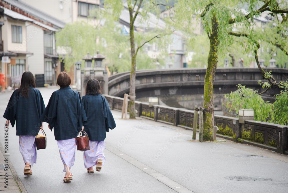 Japanese woman family wearing kimono and walking at Kinosaki Onsen ...