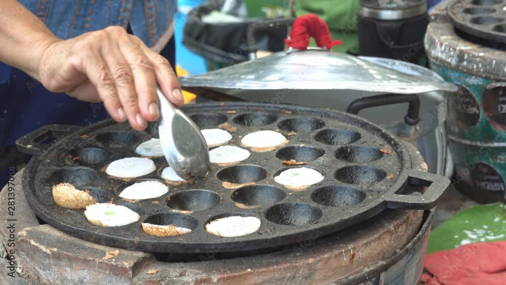 Khanom khrok, Knmcrk, Thai sweetmeat, made from coconut milk with sugar ...