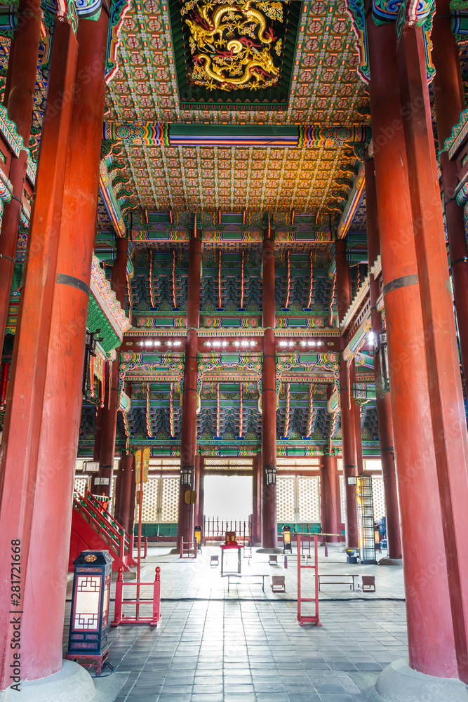 The Geunjeongjeon Hall in the Gyeongbokgung Palace complex in Seoul ...