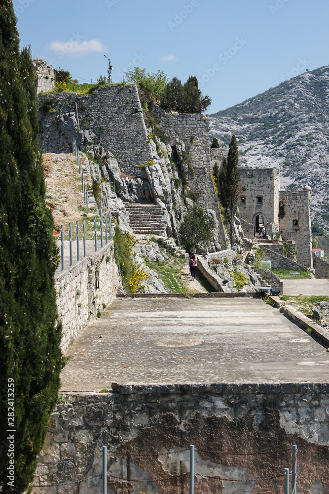 Klis fortress a medieval fort between two mountains, Kozjak and Mosor ...