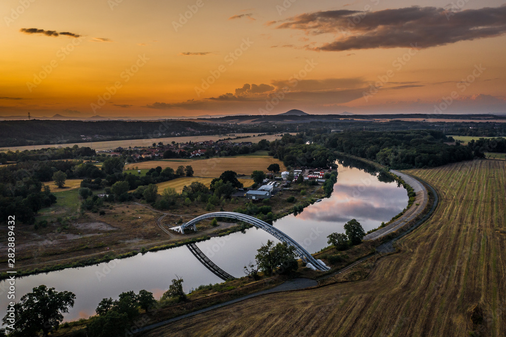 The Vltava river is 430.3 kilometres long and drains an area 28,090 ...