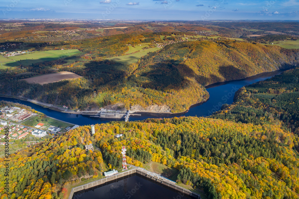 The Vltava river is 430.3 kilometres long and drains an area 28,090 ...