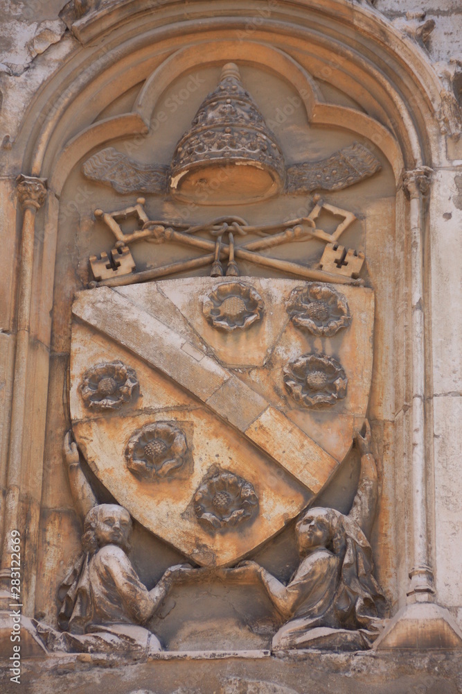 les symboles de la papauté Stock Photo | Adobe Stock