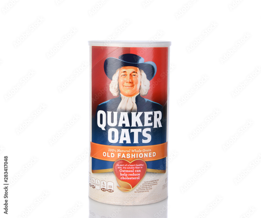 IRVINE, CA - January 05, 2014: A box of Quaker Oats Old Fashioned ...