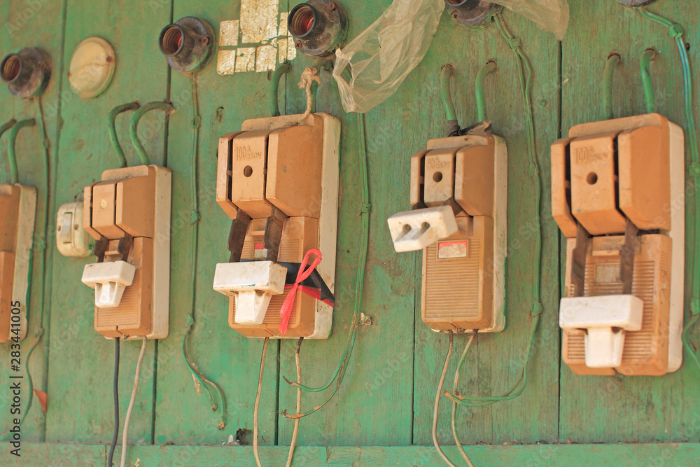 Old Circuit Breaker Types