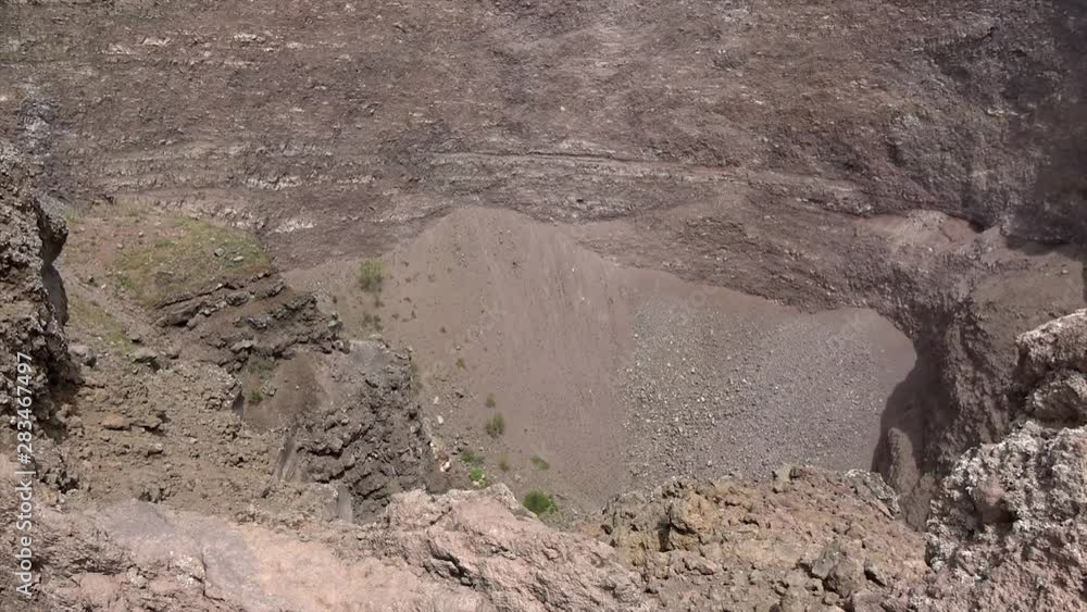 Video „Mount Vesuvius summit crater view of rock formation this volcano ...