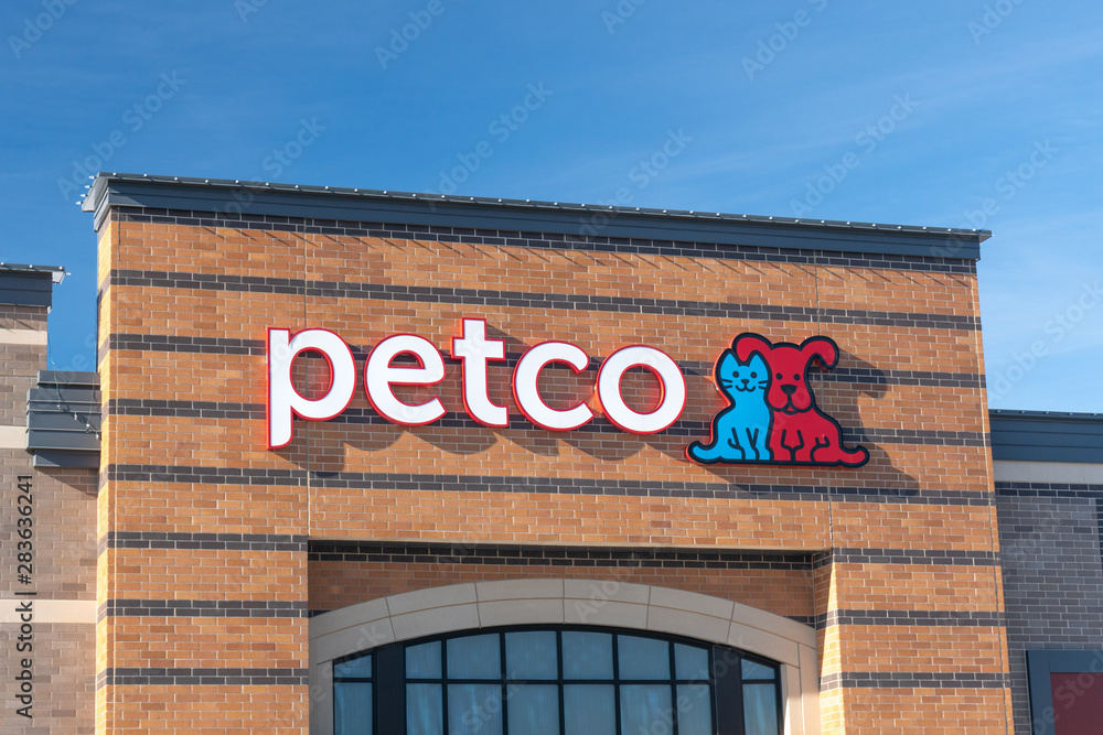 Petco Retail Store Exterior and Trademark Logo Stock Photo | Adobe Stock
