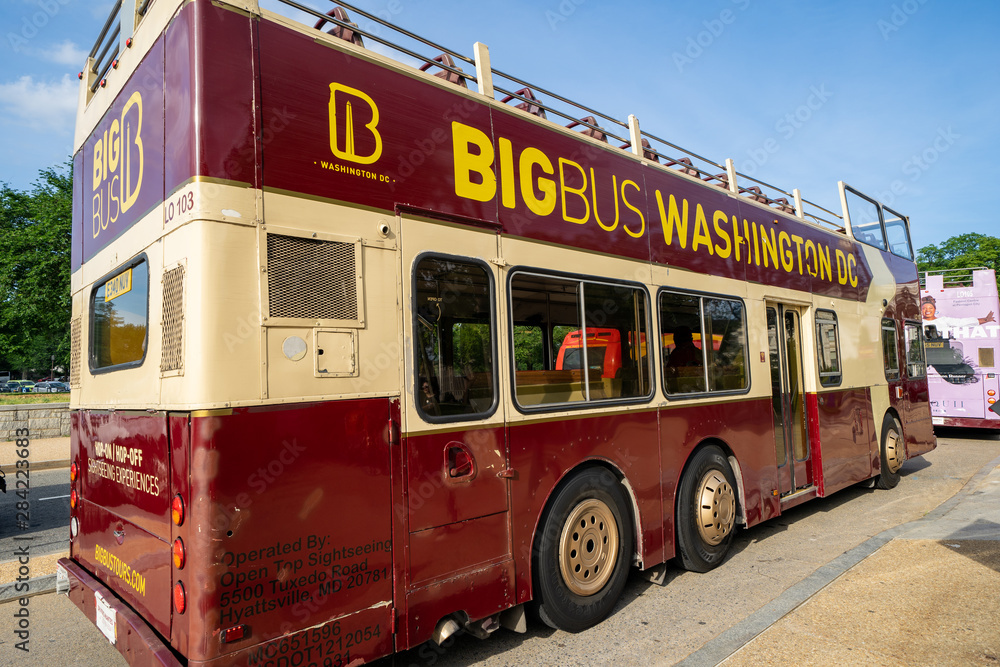 Washington, DC - May 9, 2019: A Big Bus Washington DC hop on, hop off ...