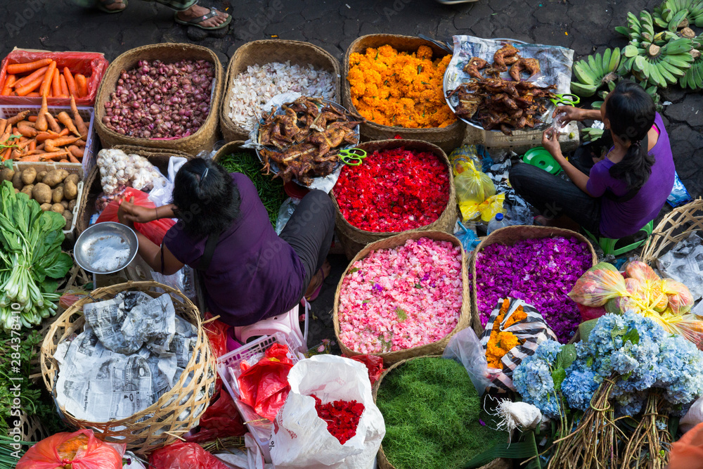 Indonesia, Bali. Early morning Pasar Kumbasari market, Bali. Balinese ...