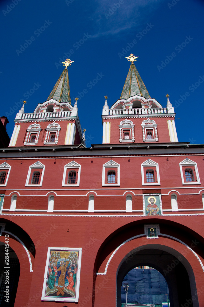 Russia, Moscow, Red Square. Voskresenskie Gate (aka Resurrection Gate ...