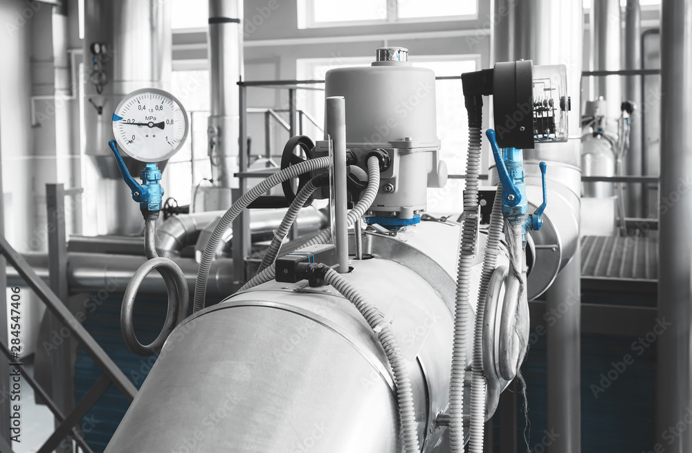 Metering and control system with thermocouples and manometers for a gas ...