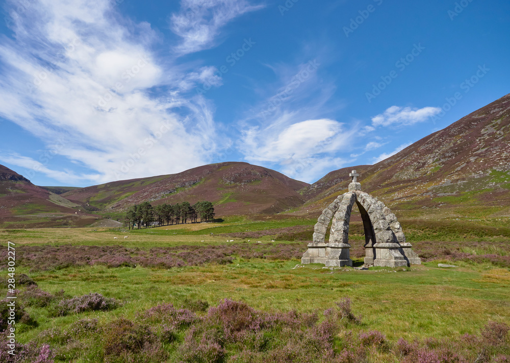 Victoria's Well a monument celebrating the visit of Queen Victoria to ...