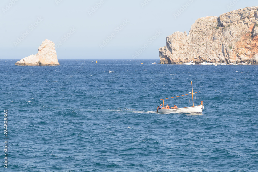 Las islas Medas (en catalán: Illes Medes) son un archipiélago situado ...