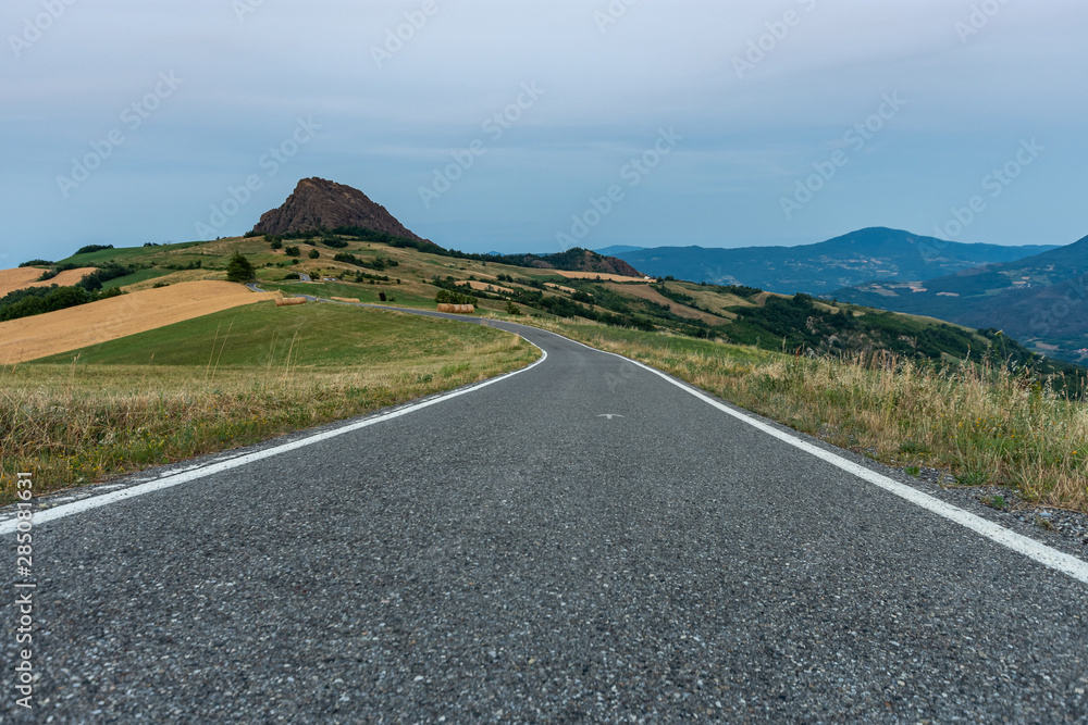 Magnificent panorama of the high Trebbia valley, Pietra Parcellara, val ...