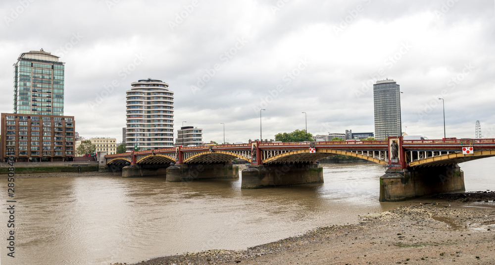 Thames River Dirty