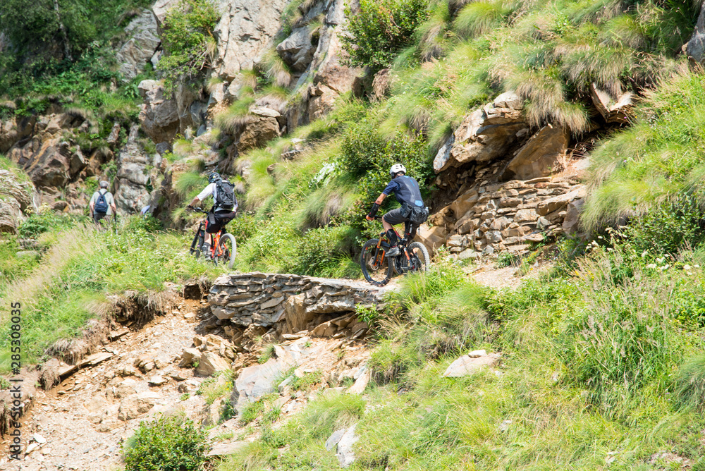 mountain bike sui sentieri alpini Stock Photo | Adobe Stock