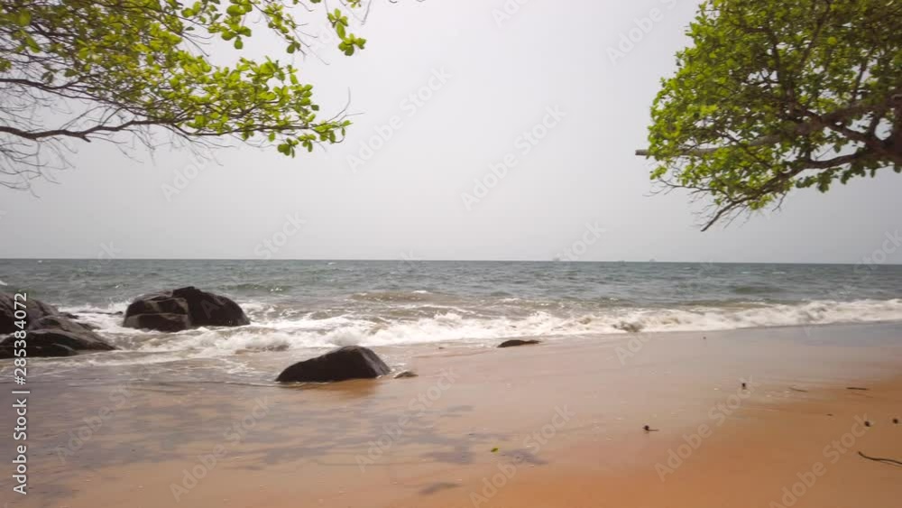 Plage de Kribi au Cameroun / Kribi Beach in Cameroon Stock ビデオ | Adobe ...