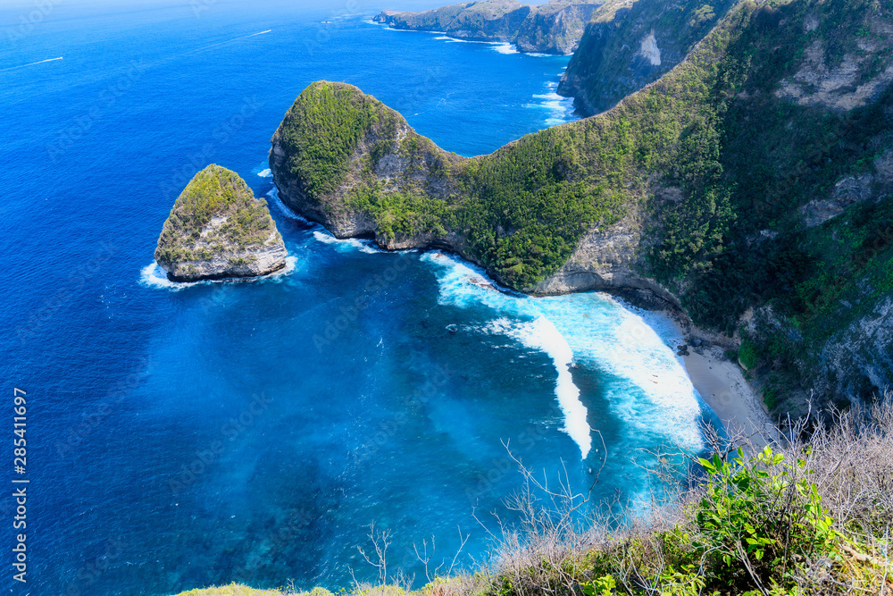 Aerial view of Kelingking Beach aka T-Rex Head Beach in Nusa Penida ...