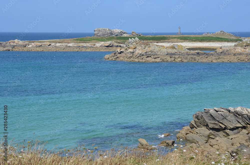 Porspoder, Finistère, Bretagne, France. Presqu'île St Laurent et phare ...