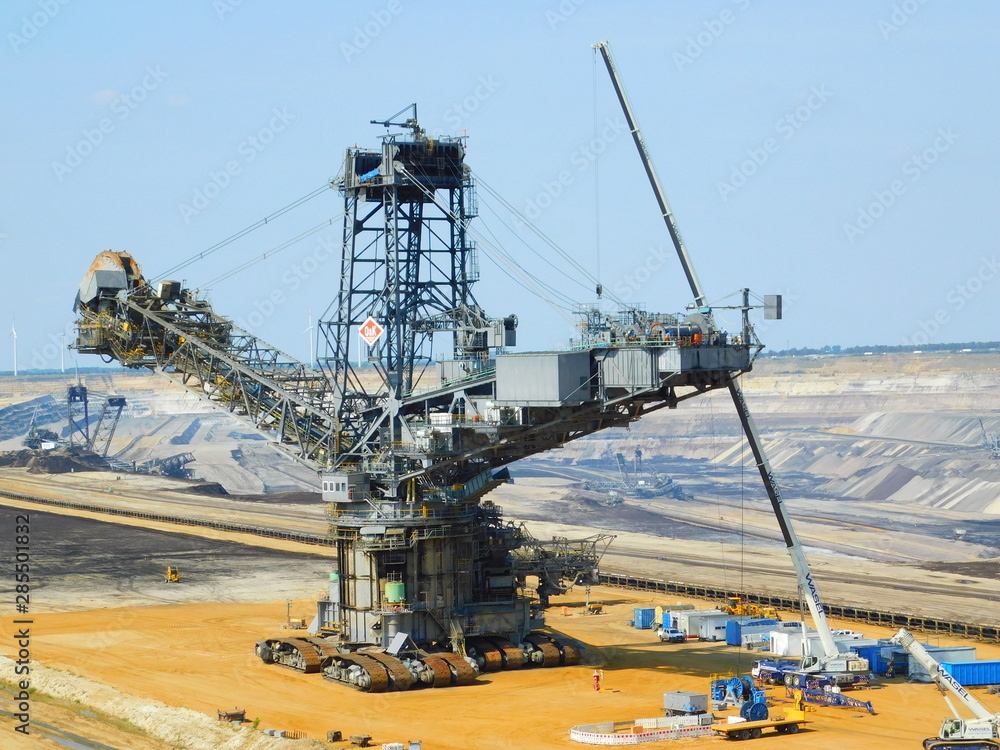 Großer Braunkohlebagger Bagger in Garzweiler Stock Photo | Adobe Stock
